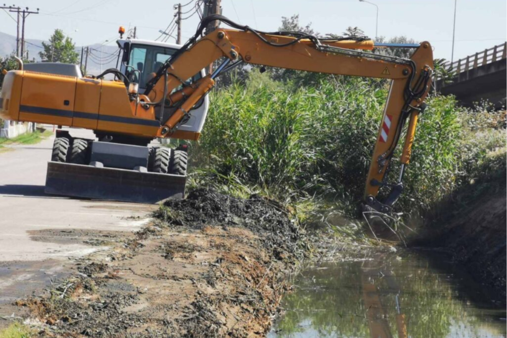 Καθαρισμός των ρεμάτων στο Δήμο Αμπελοκήπων Μενεμένης