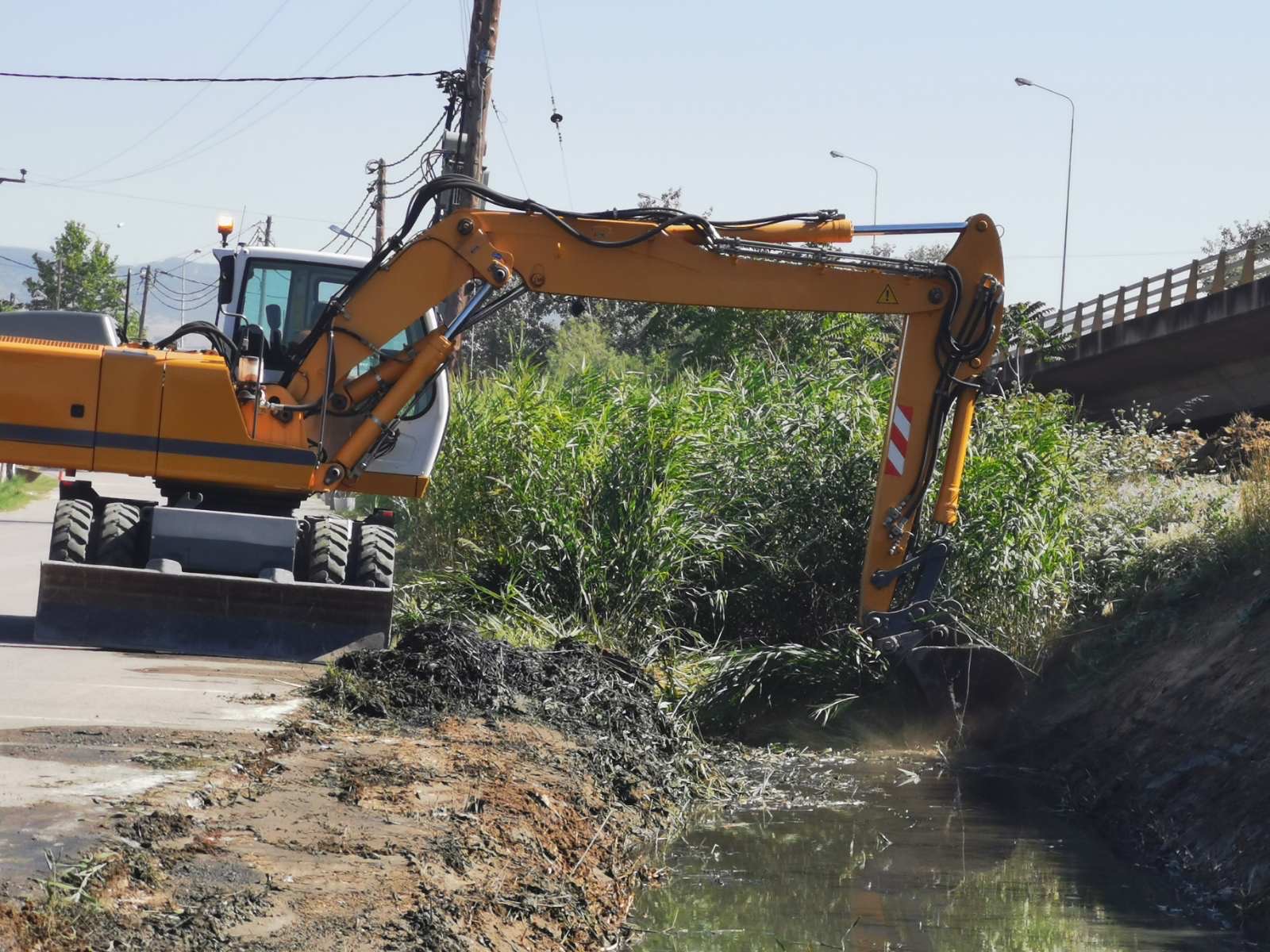 Καθαρισμός των ρεμάτων στο Δήμο Αμπελοκήπων Μενεμένης