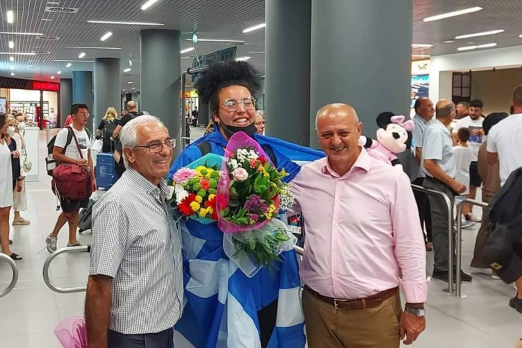 Θριαμβευτική υποδοχή στην ασημένια δισκοβόλο από τα Λαγυνά Αρετή Φιλιππίδου