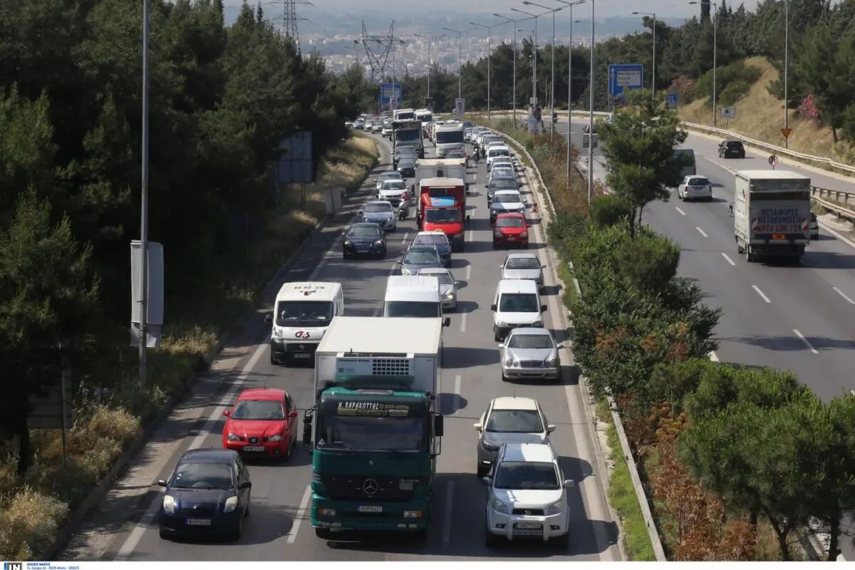 Συμβαίνει τώρα: Δυσκολίες στην Περιφερειακή- ‘Έμεινε’ φορτηγάκι στο ...
