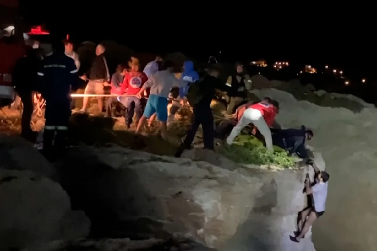 Γυναίκες οι 16 νεκροί στο ναυάγιο με μετανάστες στη Λέσβο ...