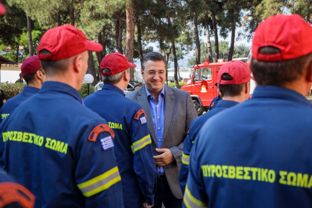 παρέδωσε εξοπλισμό στη 2η ΕΜΑΚ και την Πυροσβεστική Υπηρεσία η ΠΚΜ