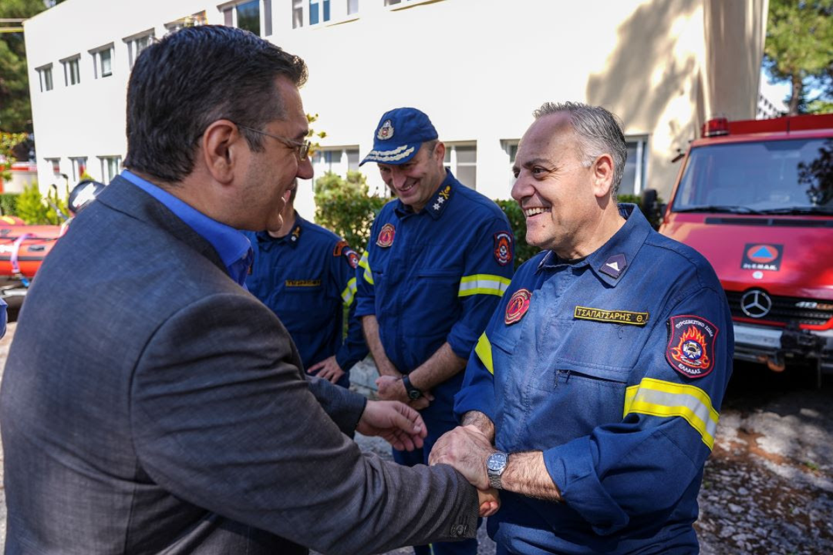 παρέδωσε εξοπλισμό στη 2η ΕΜΑΚ και την Πυροσβεστική Υπηρεσία η ΠΚΜ