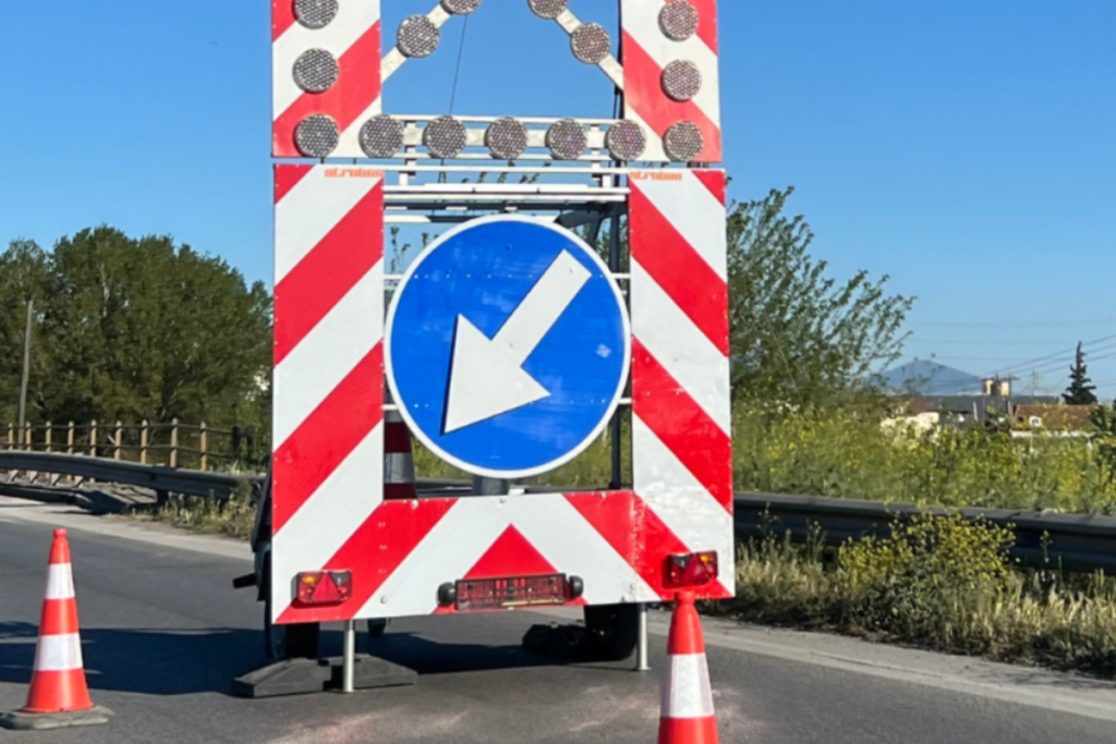 ΠΚΜ: Εργασίες κοπής πρασίνου στην Περιφερειακή Οδό Θεσσαλονίκης και ...