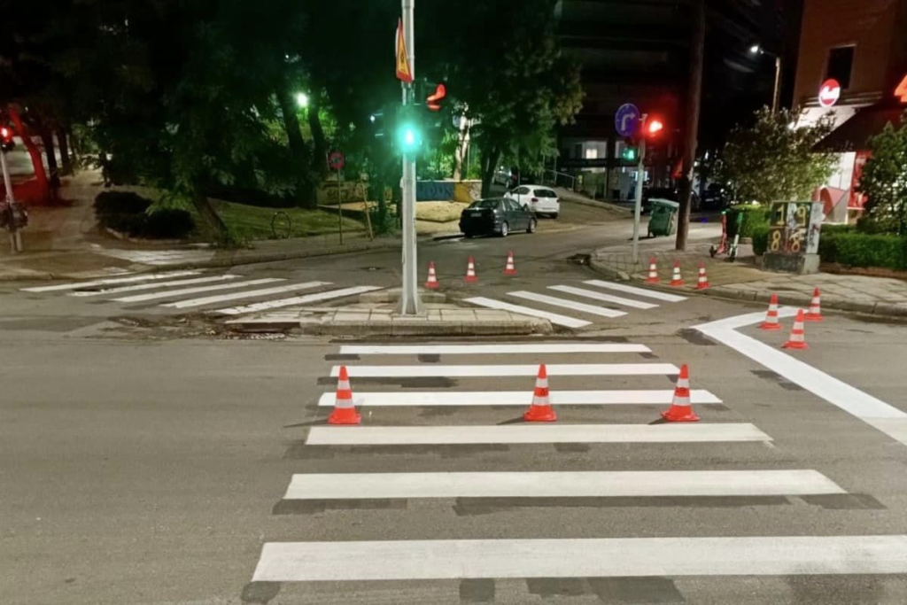 Θεσσαλονίκη: Νέες διαγραμμίσεις διαβάσεων σε κεντρικούς δρόμους της ...